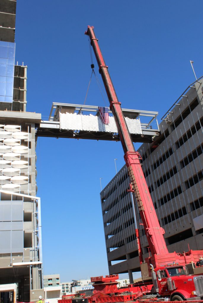 Watermark Bridge, 86,786lbs picked with a 550t crane - Pro Steel Erectors